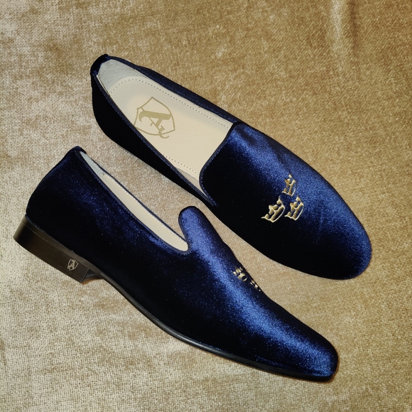 Aristocrats Society | Shoes | New Aristocrats Society Velvet Albert ...